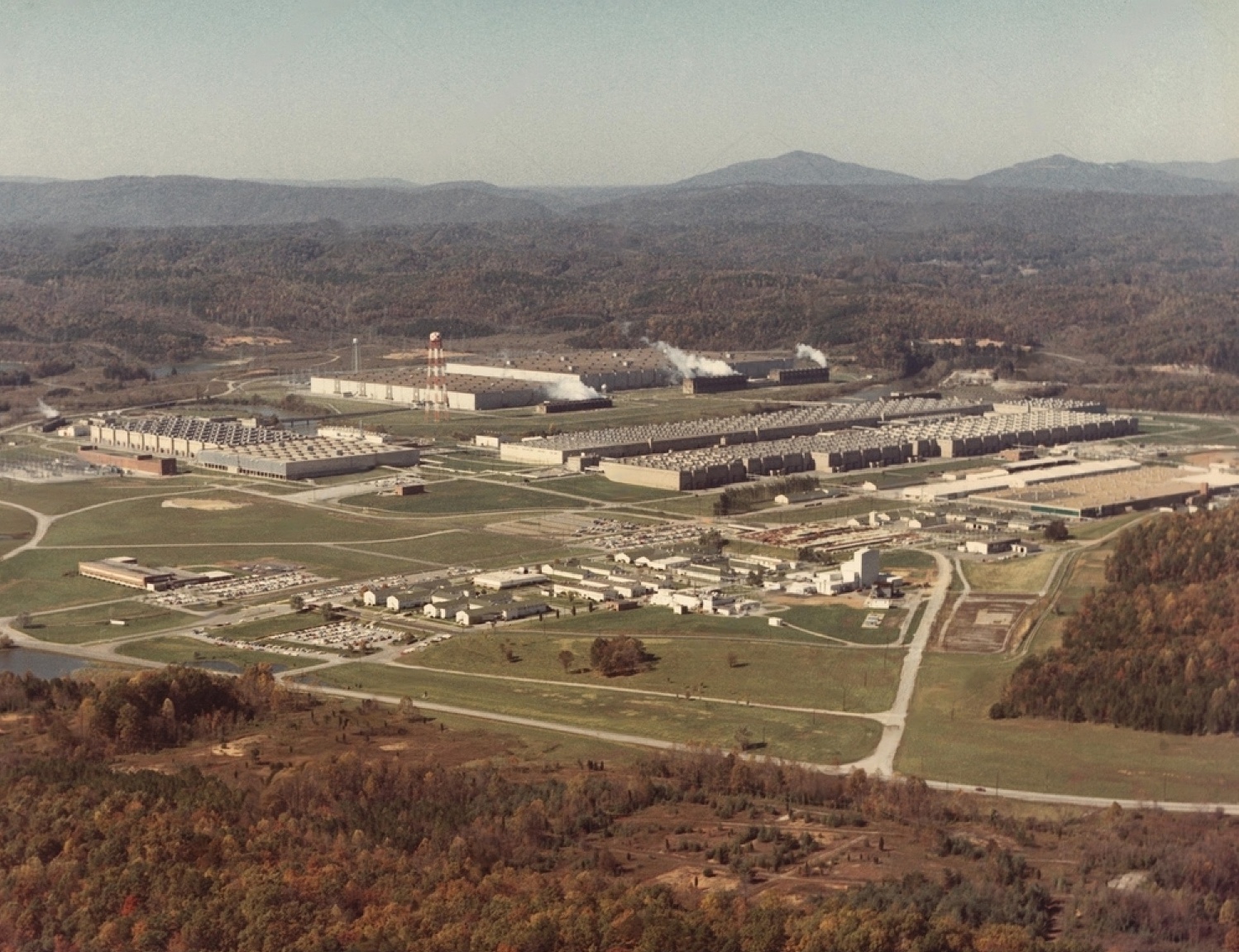 A History of Oak Ridge National Laboratory: From the Manhattan Project ...